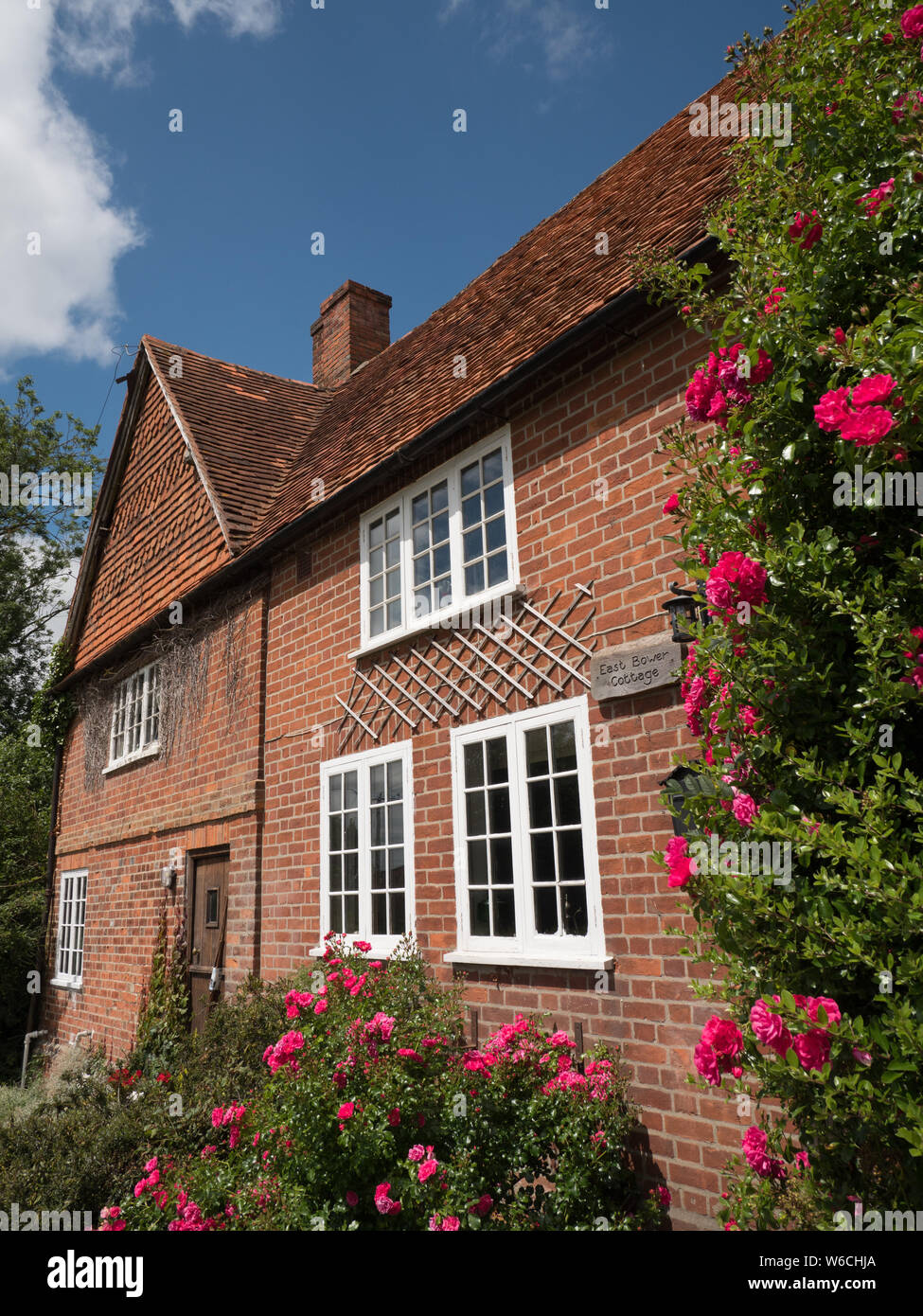 England rural house hi-res stock photography and images - Alamy