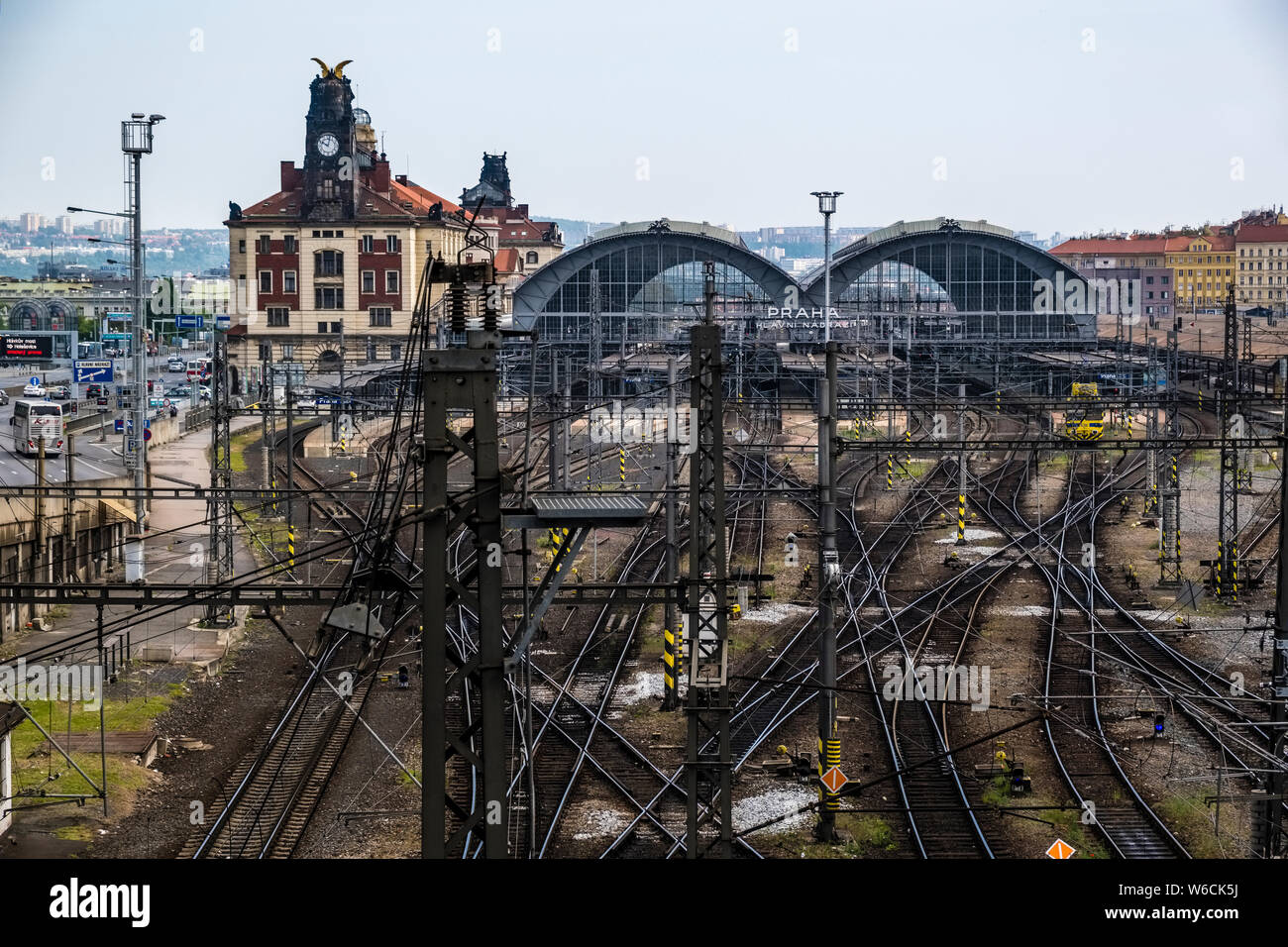 Prague hlavni railway station hi-res stock photography and images - Alamy
