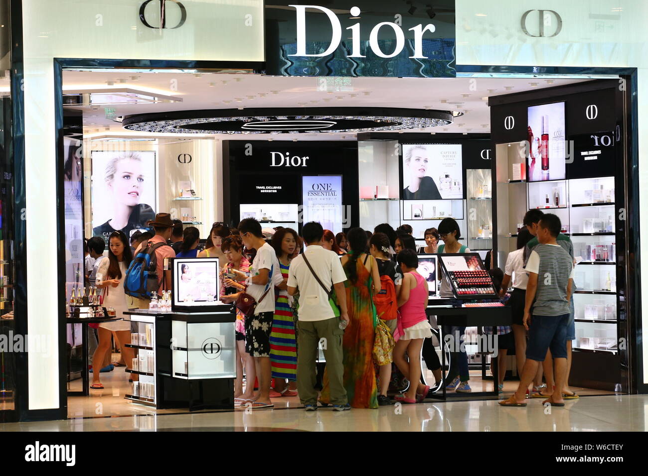 Christian dior shop china hi-res stock photography and images - Alamy