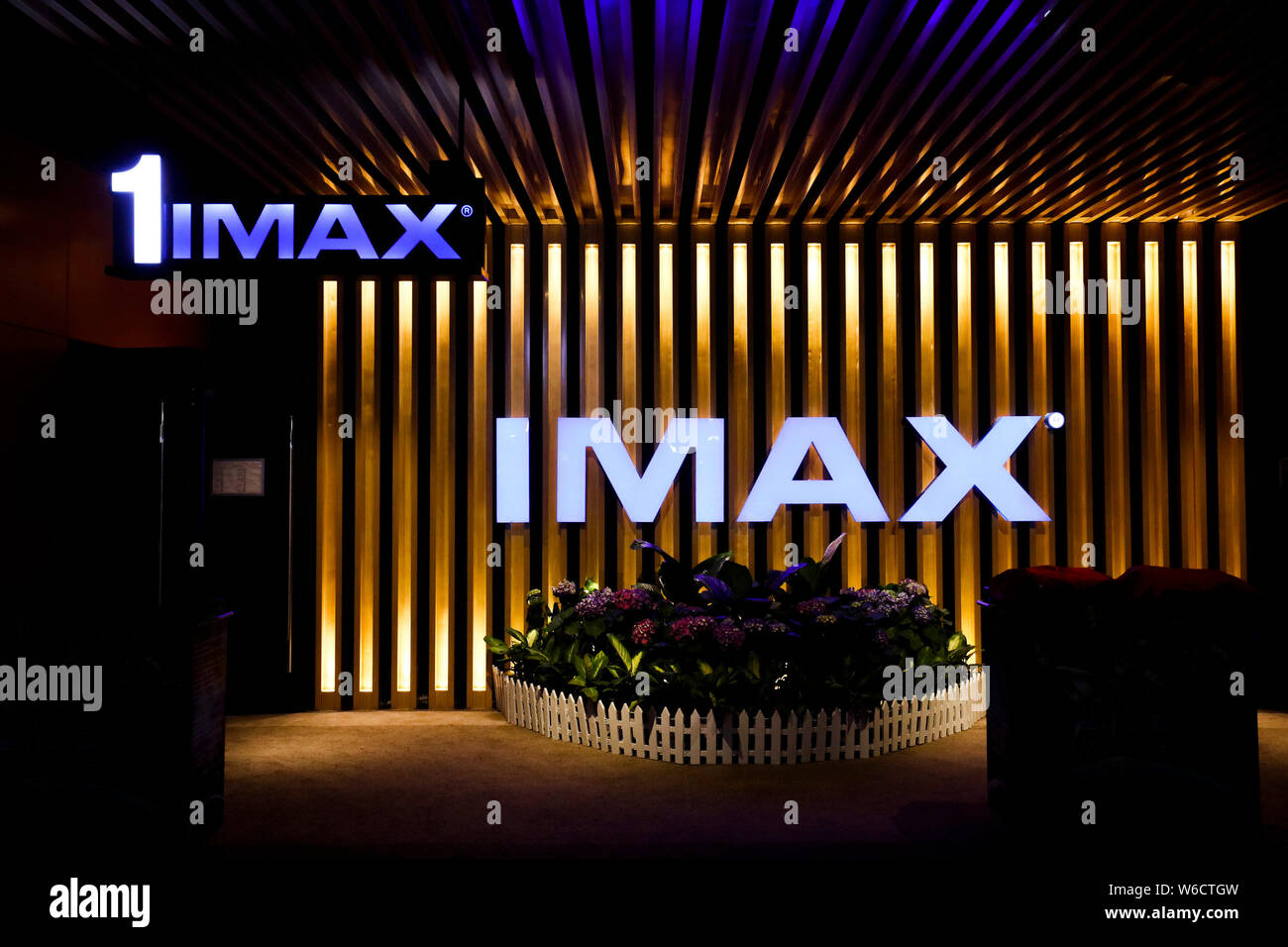 Imax screen hi-res stock photography and images - Alamy
