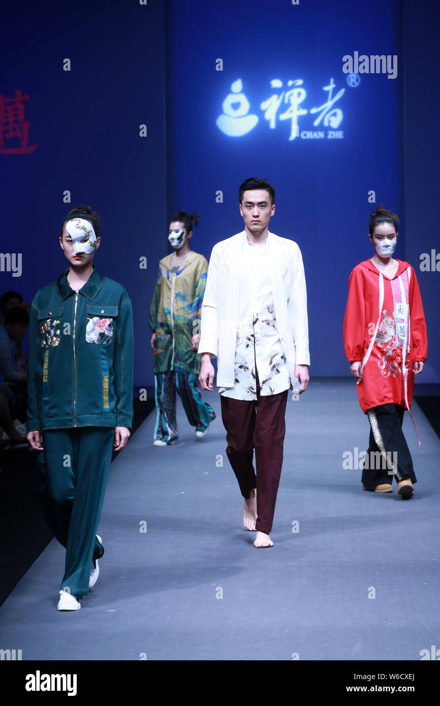 Models display new creations at the fashion show of Chan Zhe by Zhao ...