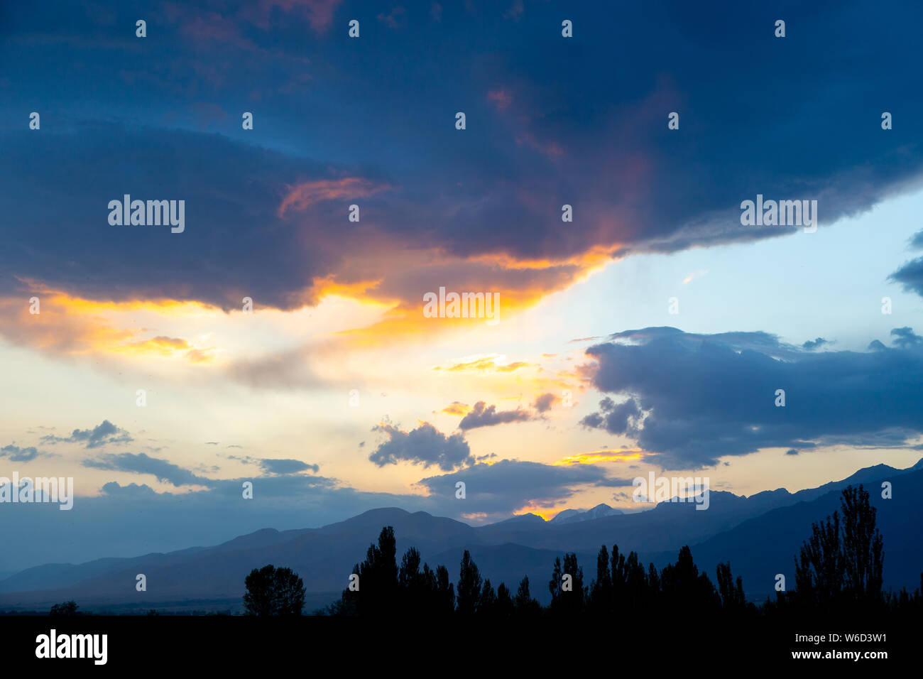 Soft sunset sky hi-res stock photography and images - Alamy