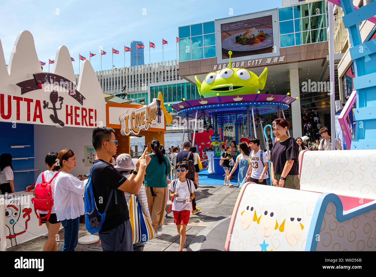 Hong Kong, China. 26th July, 2019. Little green man/Squeeze Toy Aliens ...