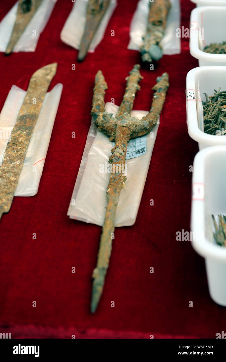 Relics unearthed from the sunken boats owned by peasant leader Zhang ...