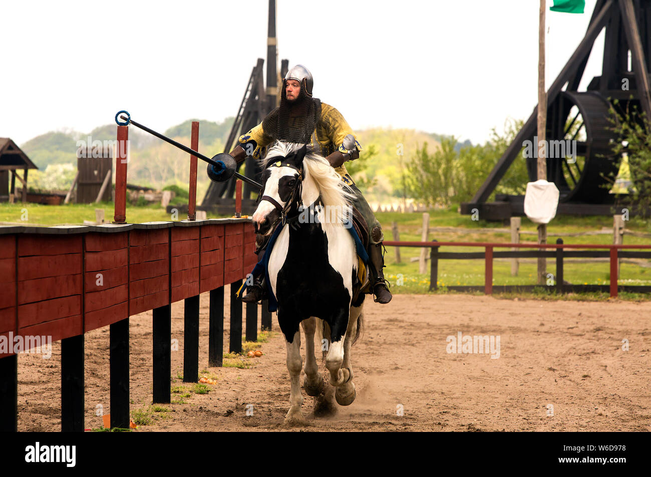 Armour knight 1400 hi-res stock photography and images - Alamy