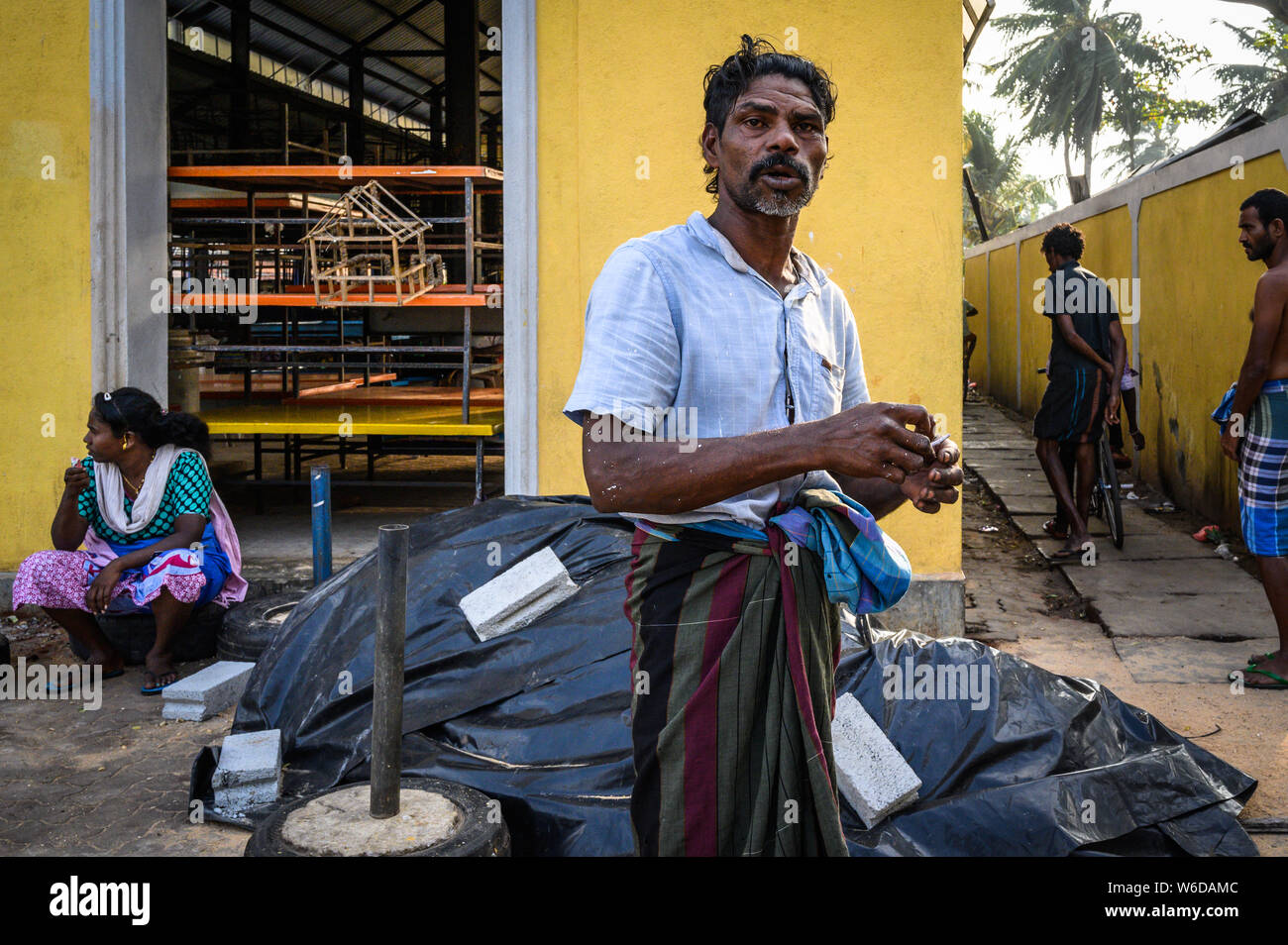 Sri lankan street photography hi-res stock photography and images - Alamy