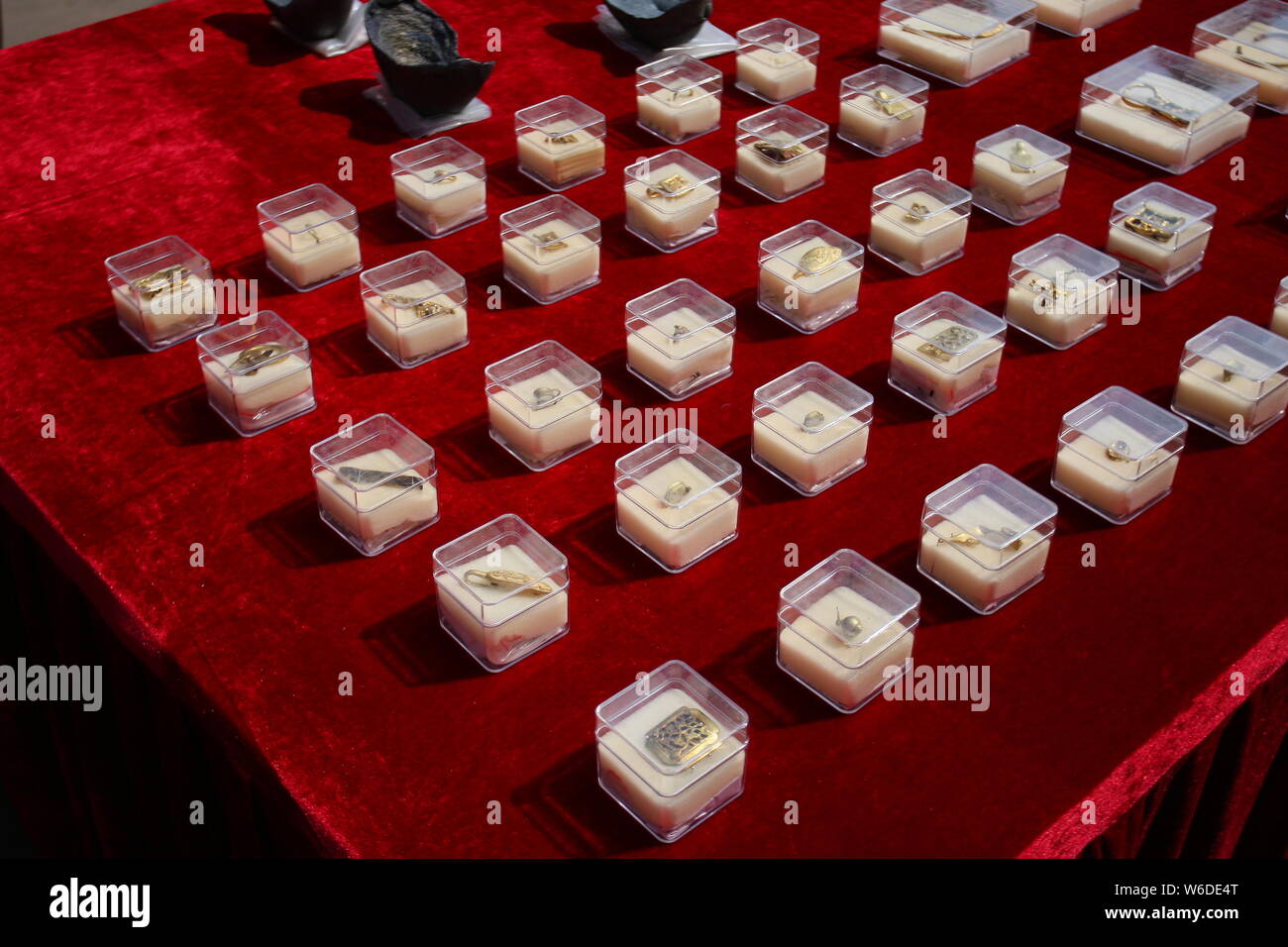 Relics unearthed from the sunken boats owned by peasant leader Zhang ...