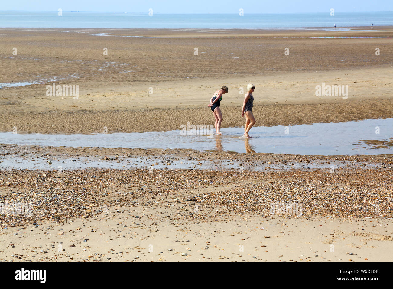Huge beach in england hi-res stock photography and images - Alamy