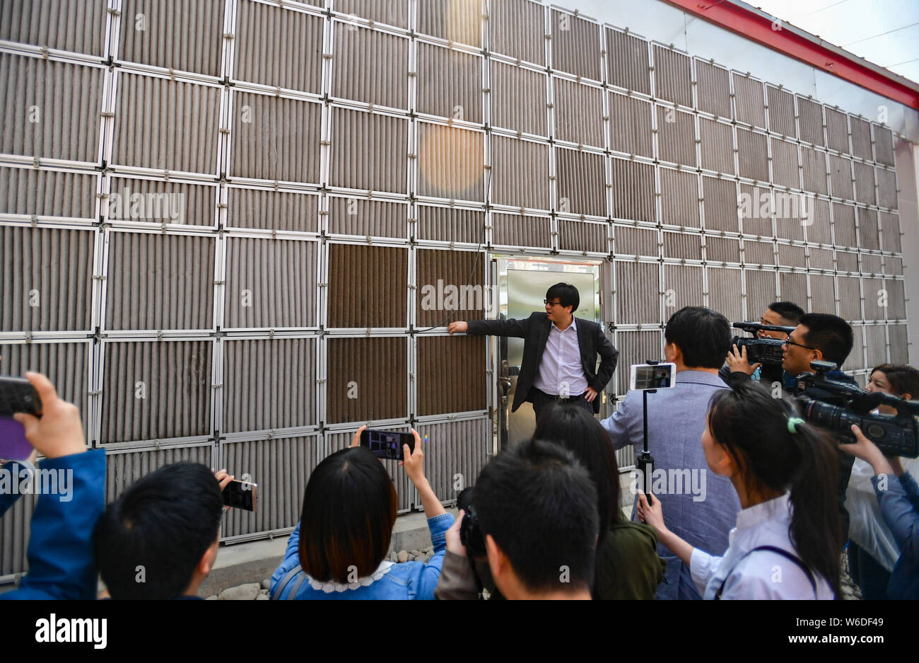 60 meter tall hi-res stock photography and images - Alamy