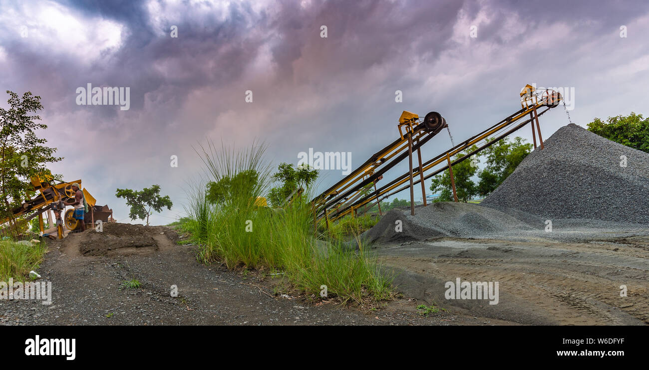 Gravel extraction machines hi-res stock photography and images - Alamy