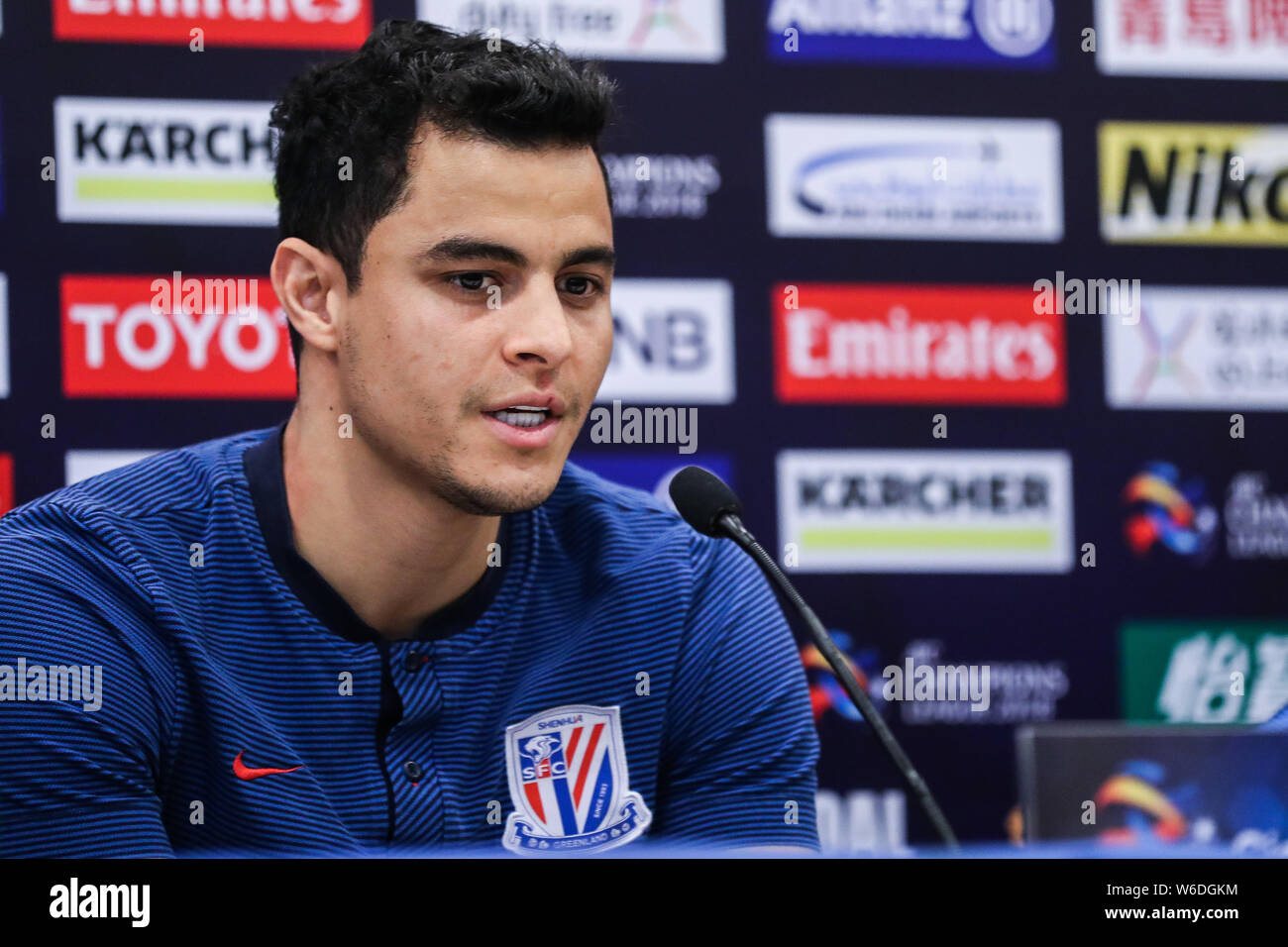 Colombian football player Giovanni Moreno of China's Shanghai Greenland ...
