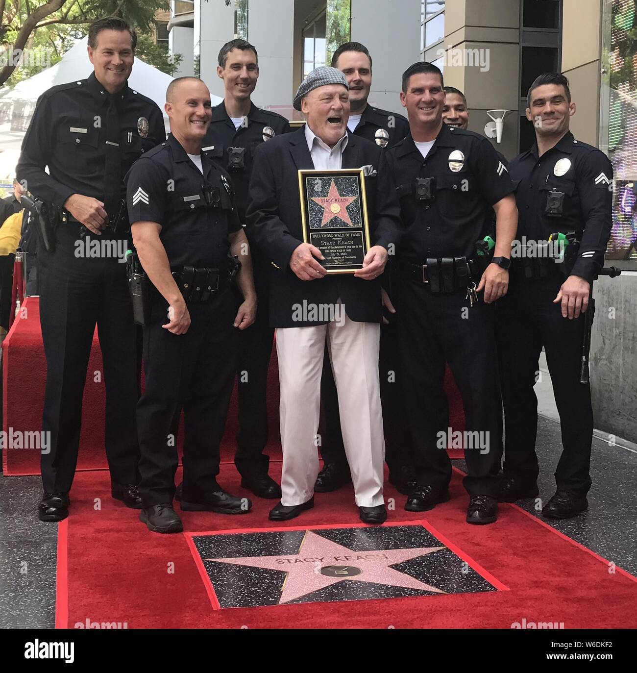 Lapd officers hi-res stock photography and images - Alamy