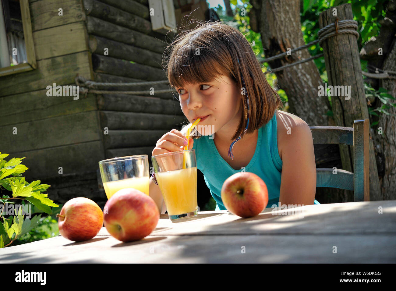 Kids fruit drink hi-res stock photography and images - Alamy
