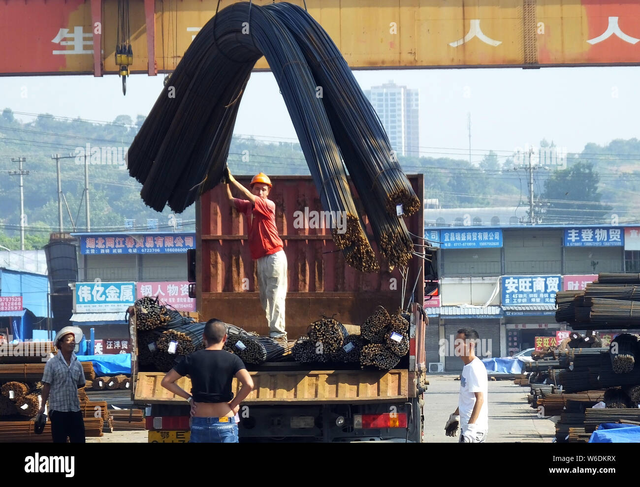Aluminium lift hi-res stock photography and images - Alamy