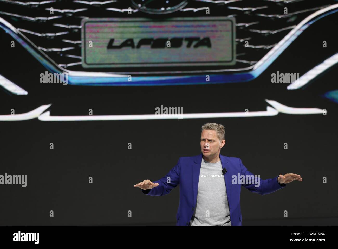Simon Loasby, Head of Hyundai China Design, introduces 'Lafesta' sporty ...