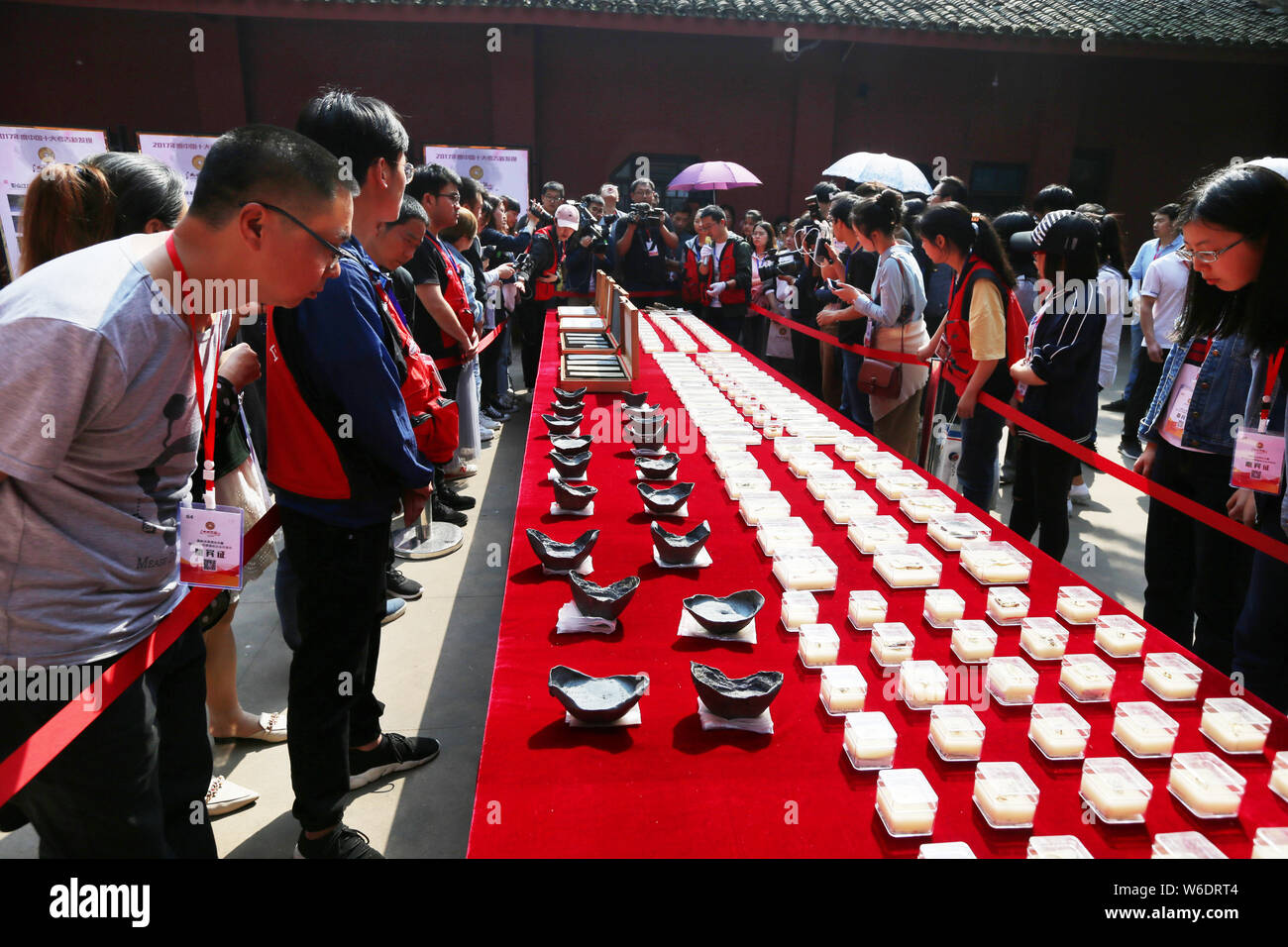 Relics unearthed from the sunken boats owned by peasant leader Zhang ...