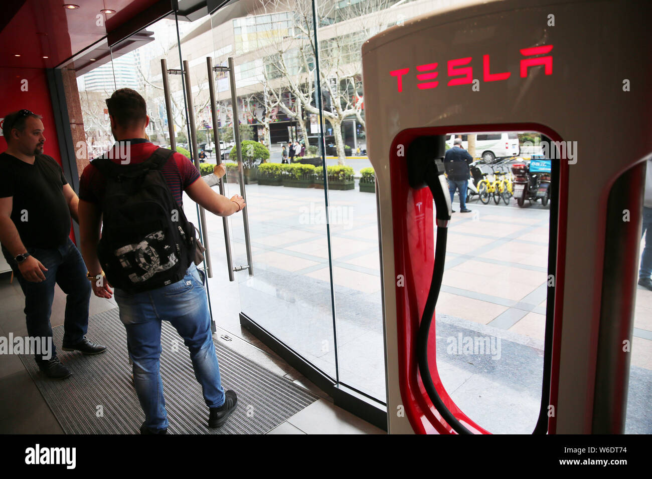 Founder of march tesla hi-res stock photography and images - Alamy
