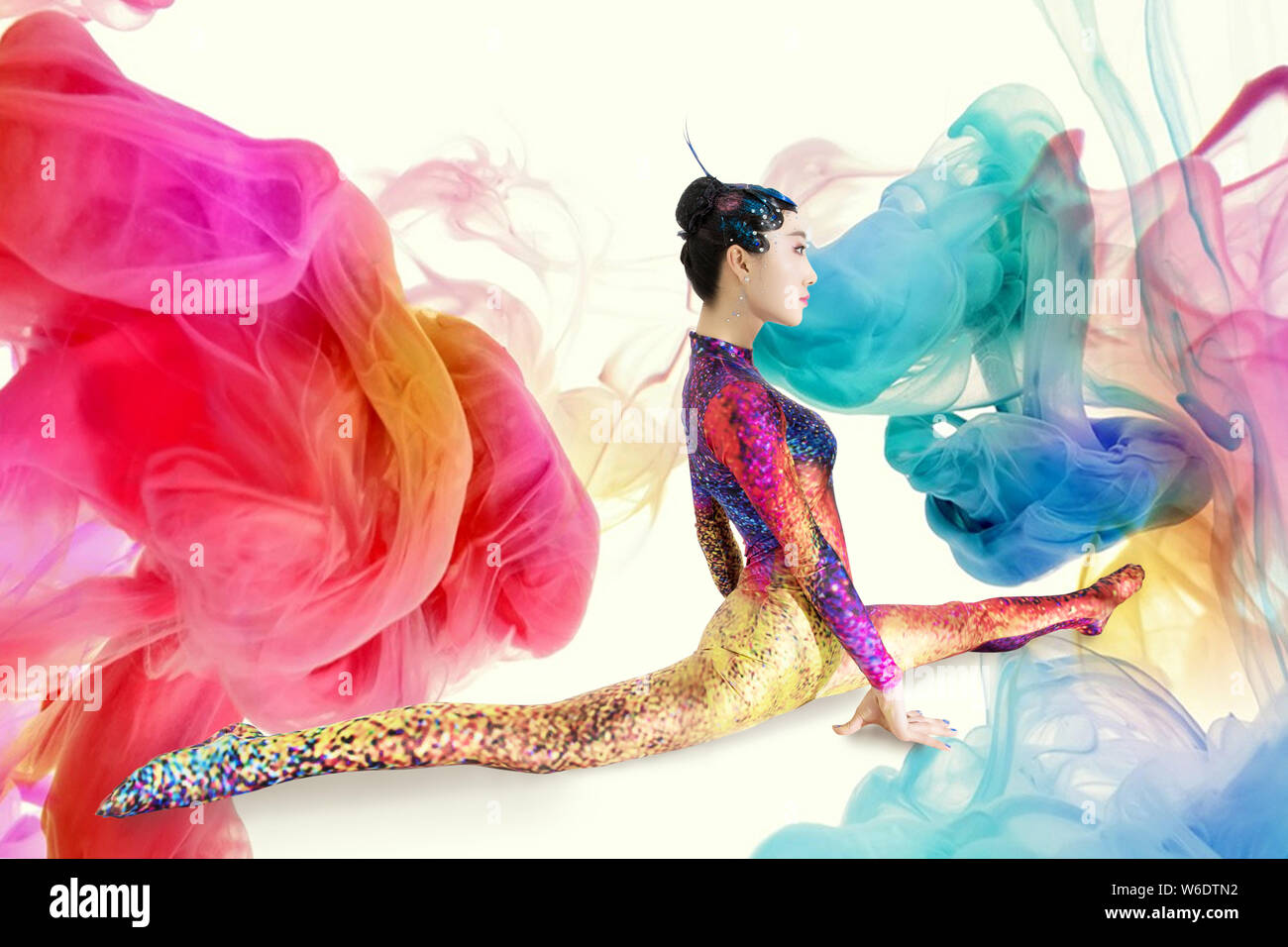 --FILE--27-year-old Chinese contortionist Liu Teng performs shows the ...