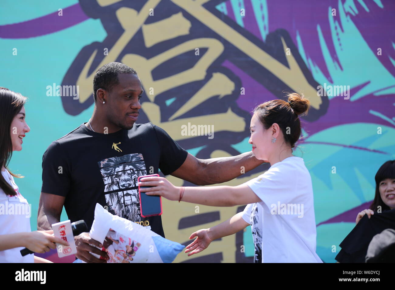 American basketball player Lester Hudson of Liaoning Flying Leopards ...