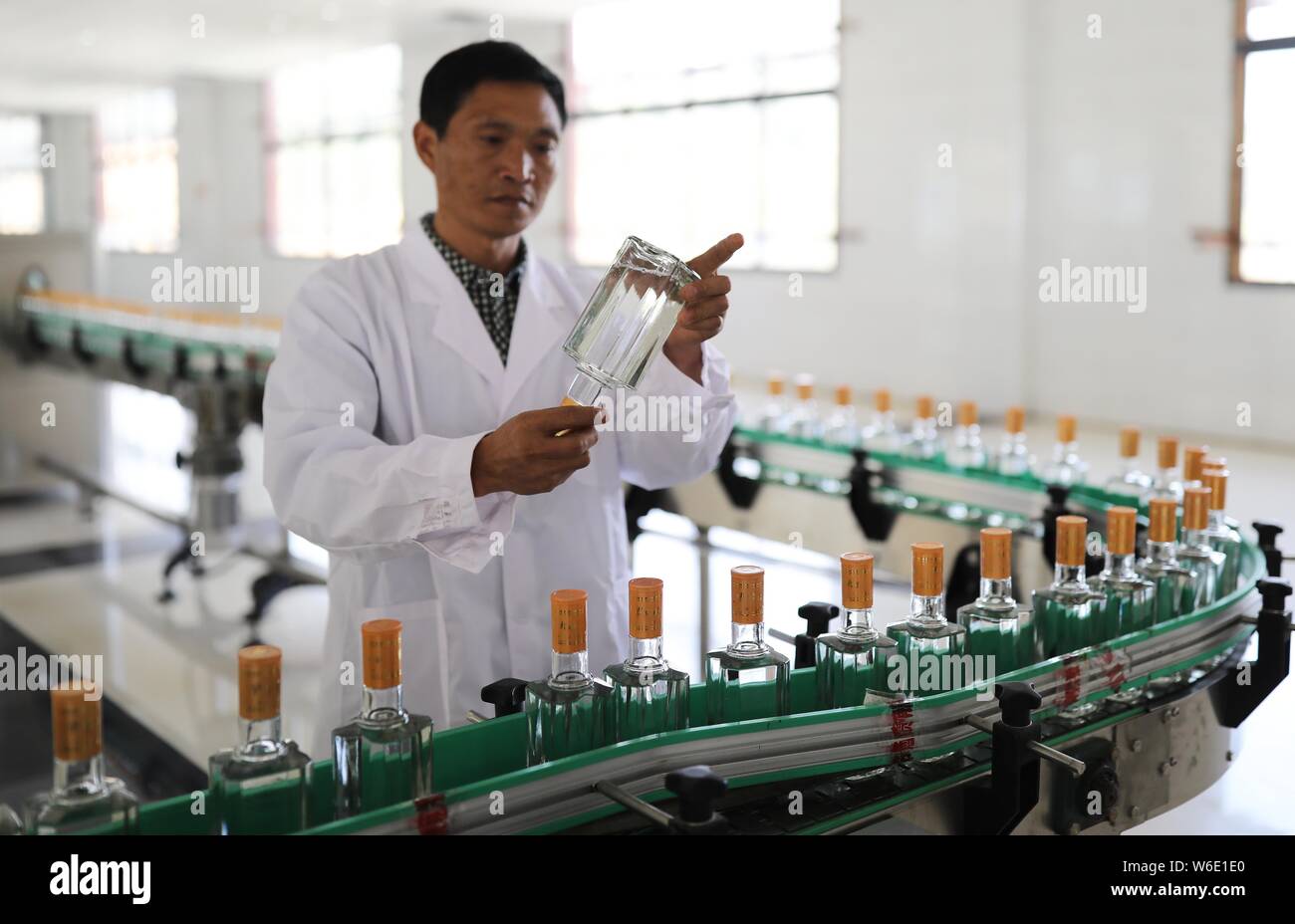 Daqu hi-res stock photography and images - Alamy