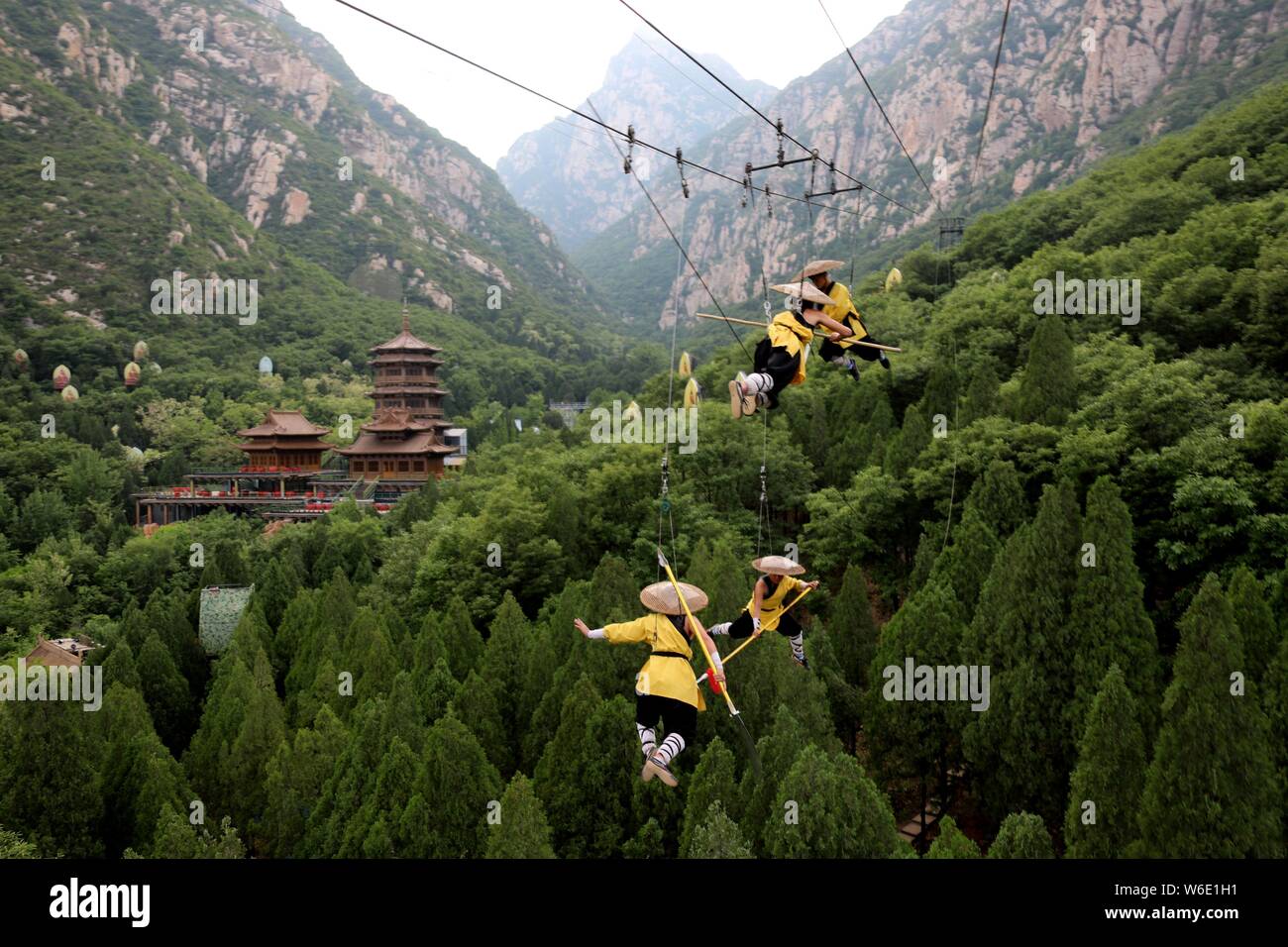 Shaolin master hi-res stock photography and images - Alamy