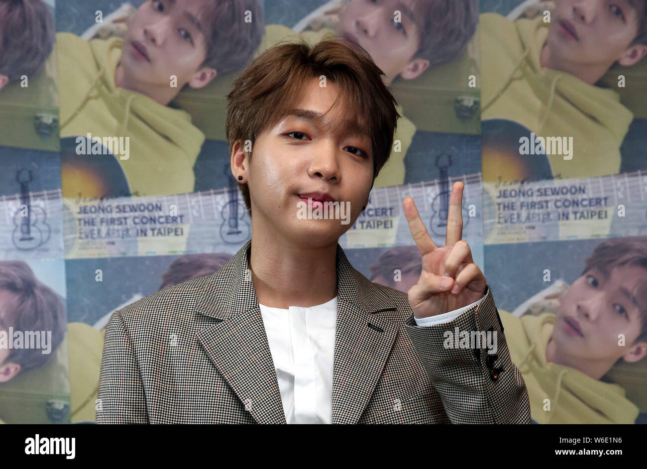 Jeong woon hi-res stock photography and images - Alamy