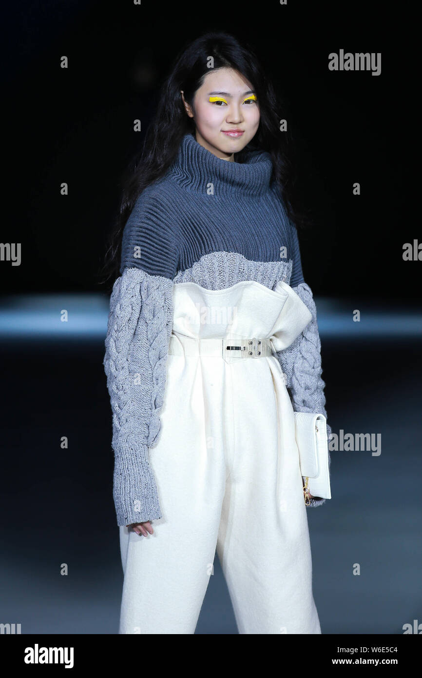 Knitwear model hi-res stock photography and images - Alamy