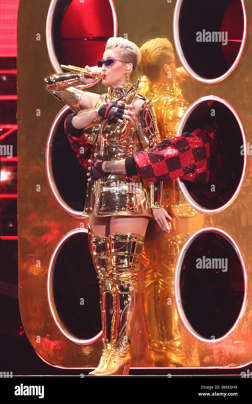 **TAIWAN OUT**American singer Katheryn Elizabeth Hudson, known ...