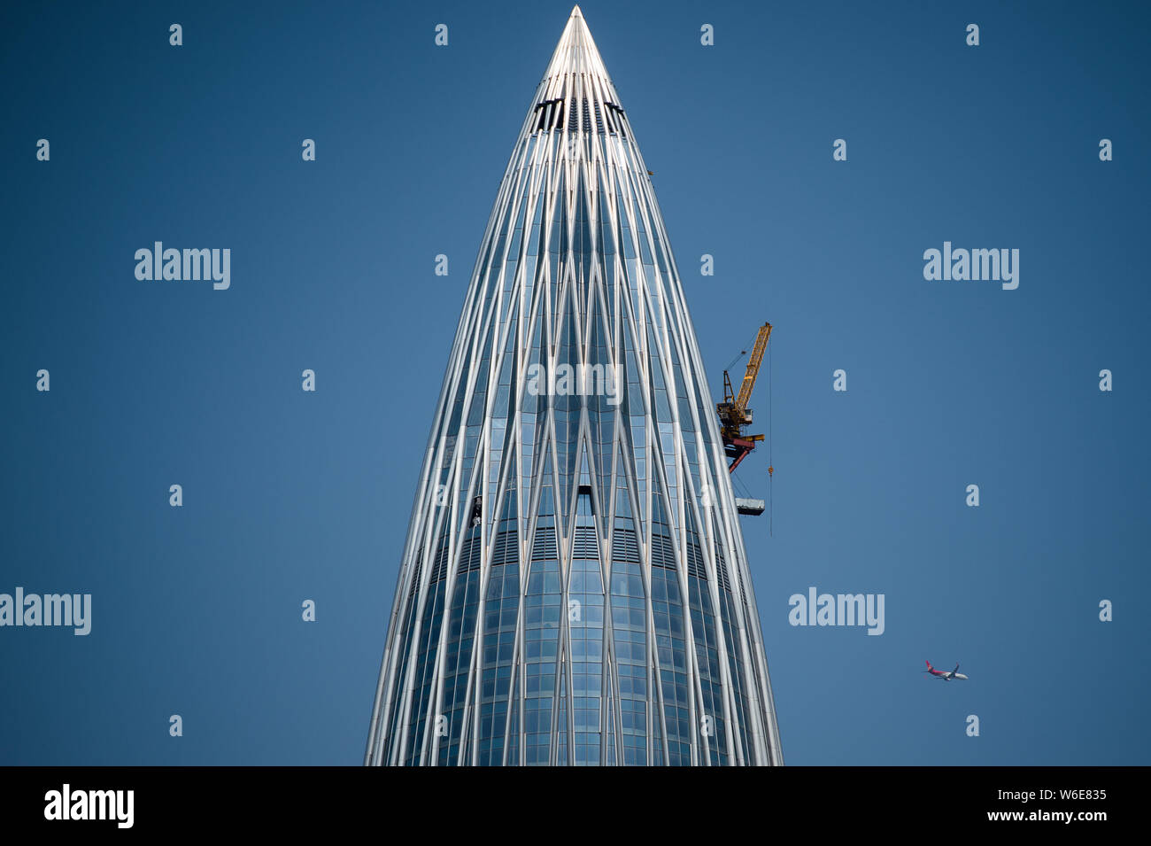 China resources building building hi-res stock photography and images ...