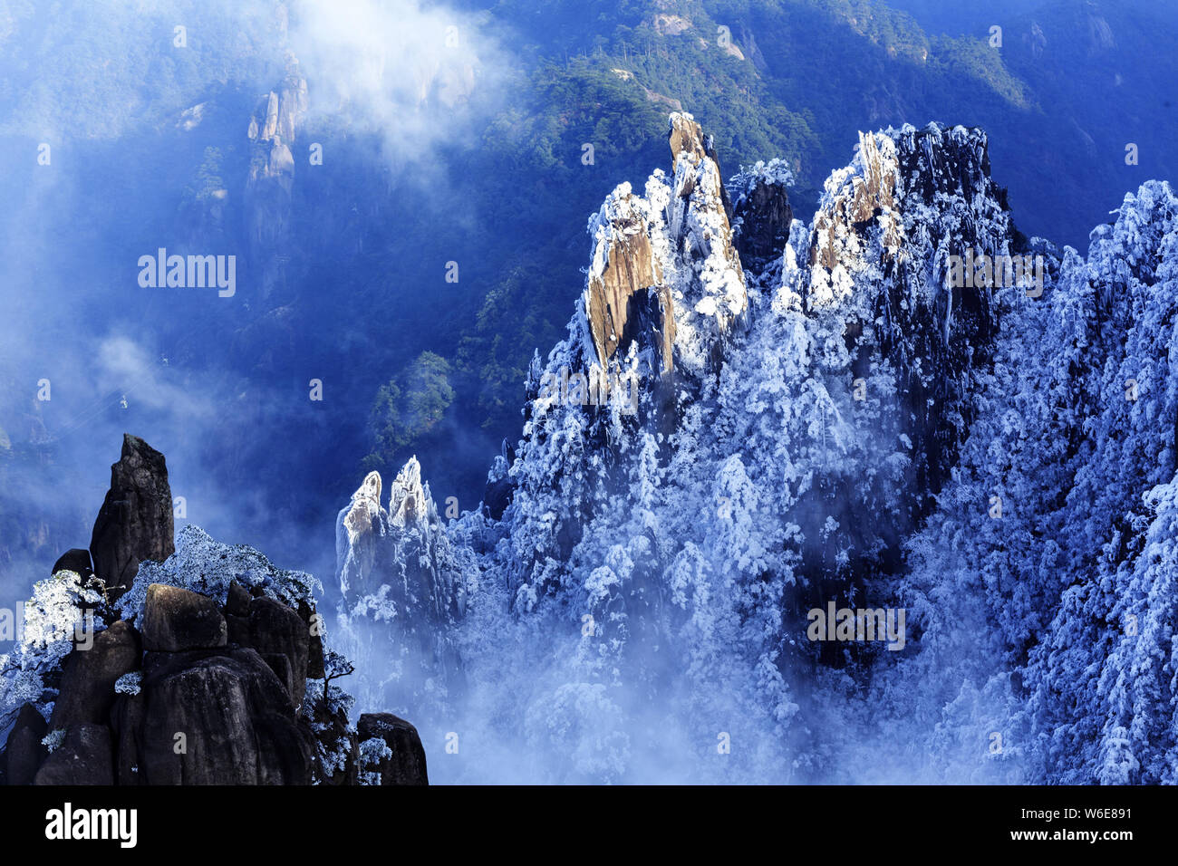 Huangshan scenic spot hi-res stock photography and images - Alamy