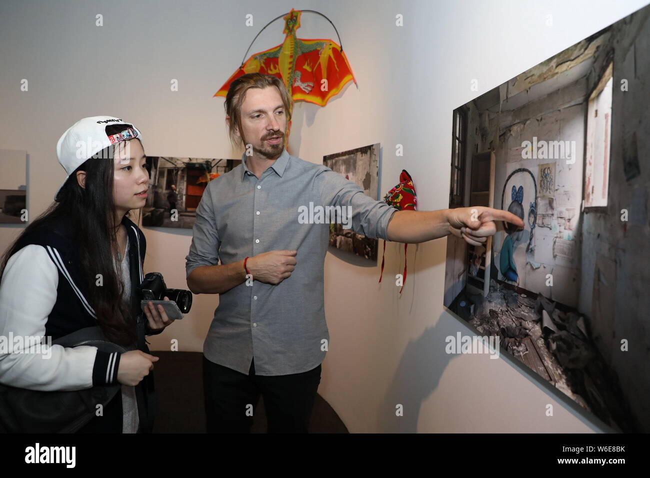 French artist Julien "Seth" Malland aka Seth Globepainter introduces ...