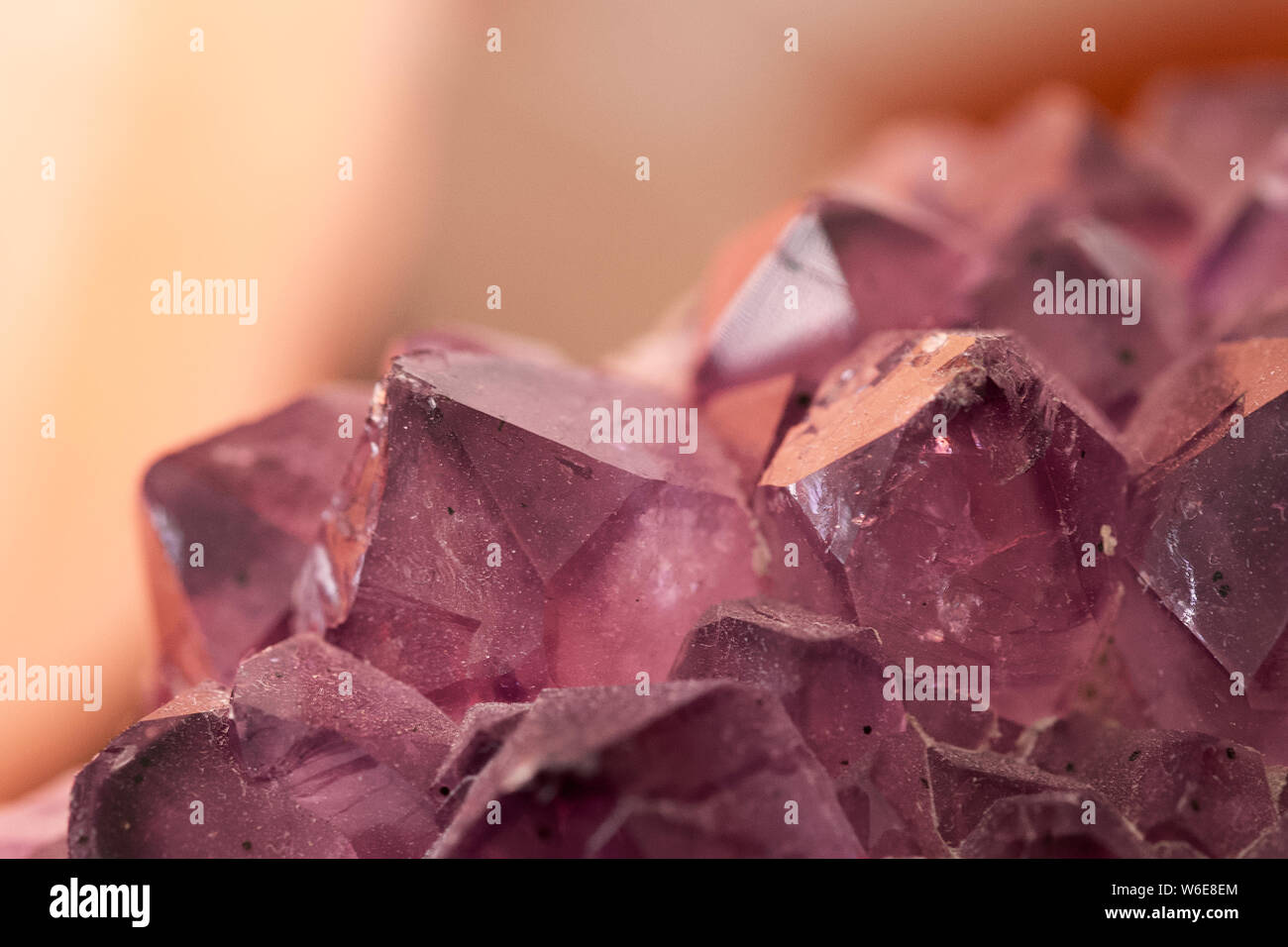 Amethyst texture hi-res stock photography and images - Alamy