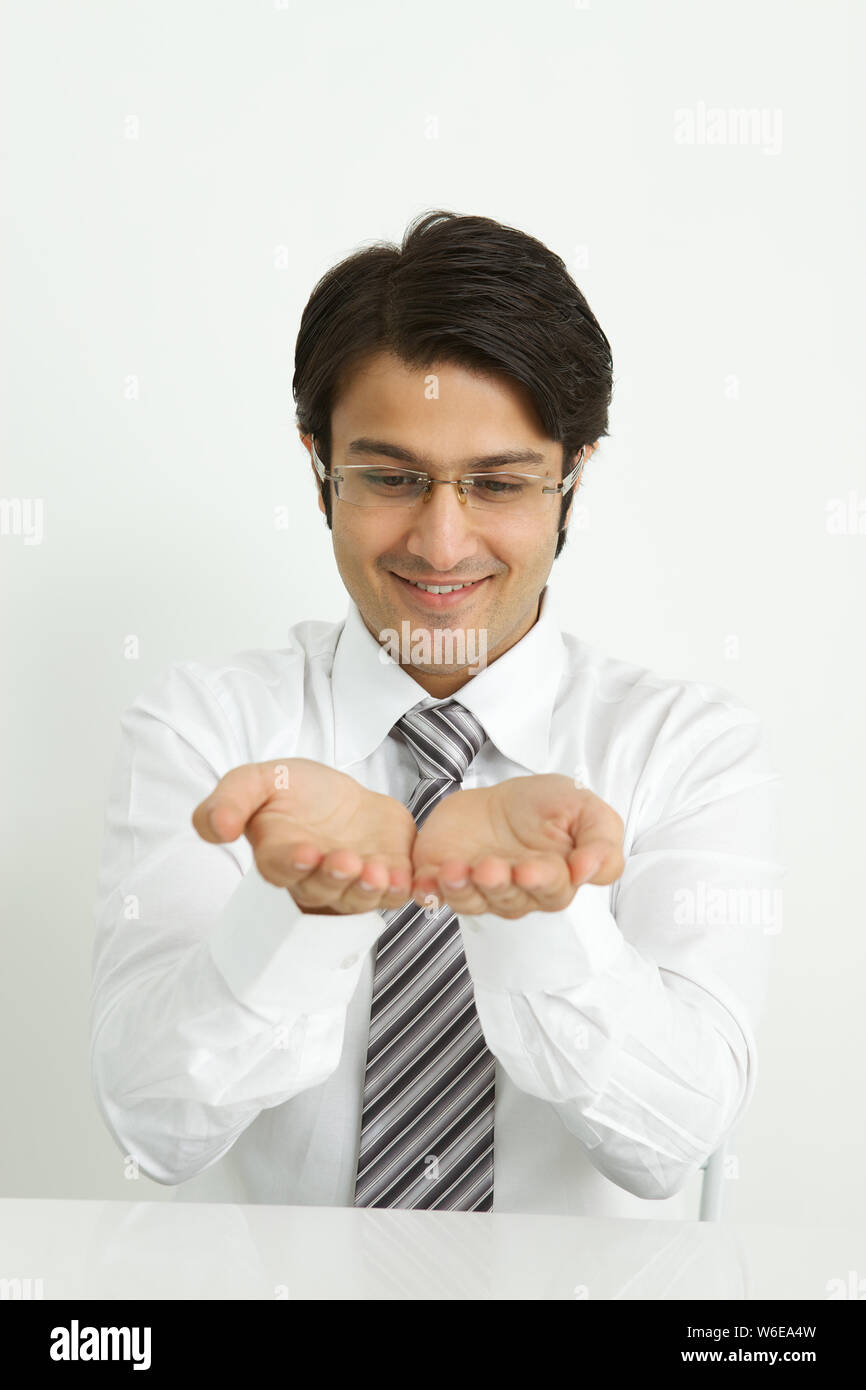 Cupping hands hi-res stock photography and images - Alamy