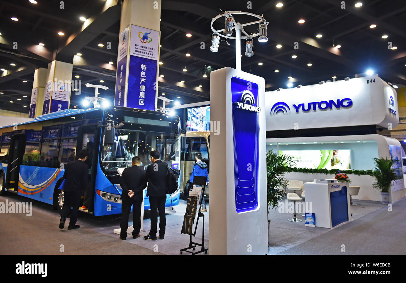 Yutong bus hi-res stock photography and images - Alamy