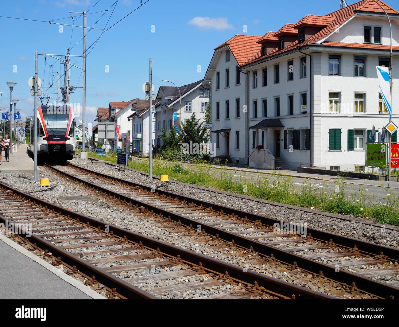 Schild am bahnhof hi-res stock photography and images - Alamy