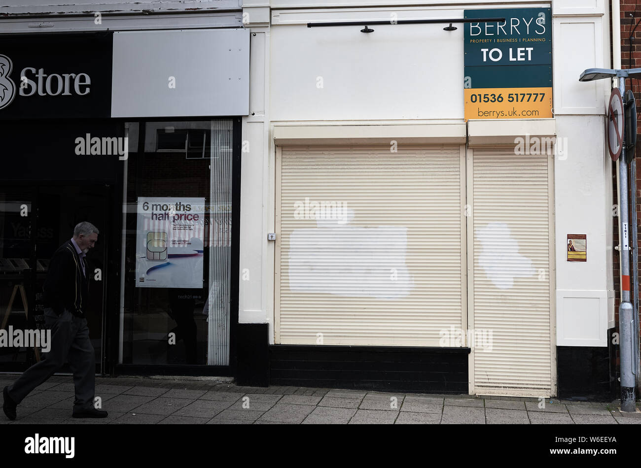 Empty, vacant, unused shop premises in the town centre of Kettering ...