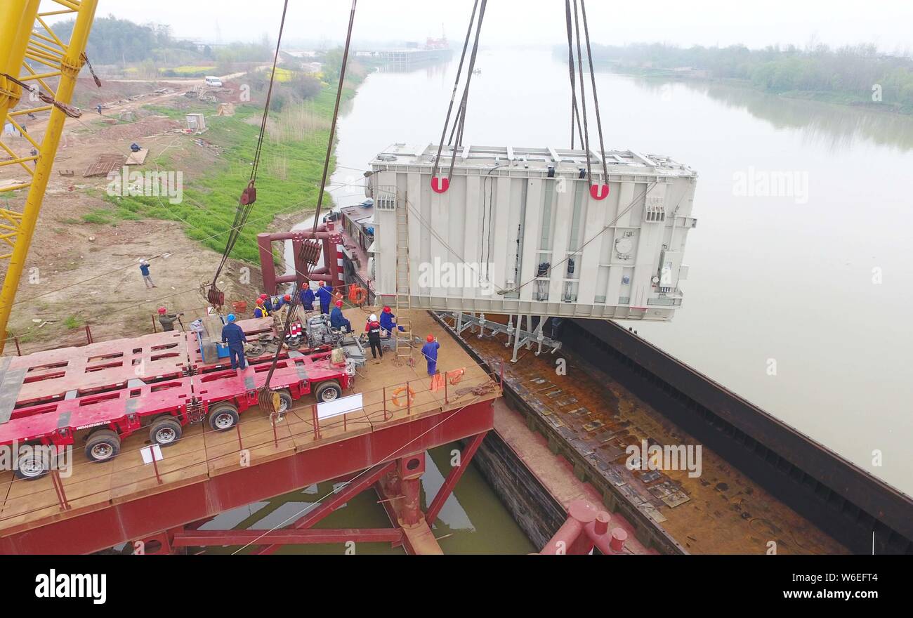 High voltage direct current transformer hi-res stock photography and ...