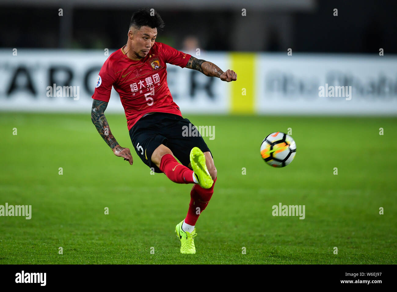 Chinese soccer player hi-res stock photography and images - Alamy