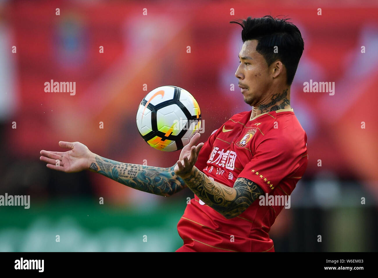 Chinese soccer player hi-res stock photography and images - Alamy