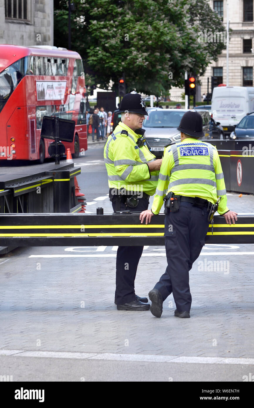 Uk police officers talking hi-res stock photography and images - Alamy