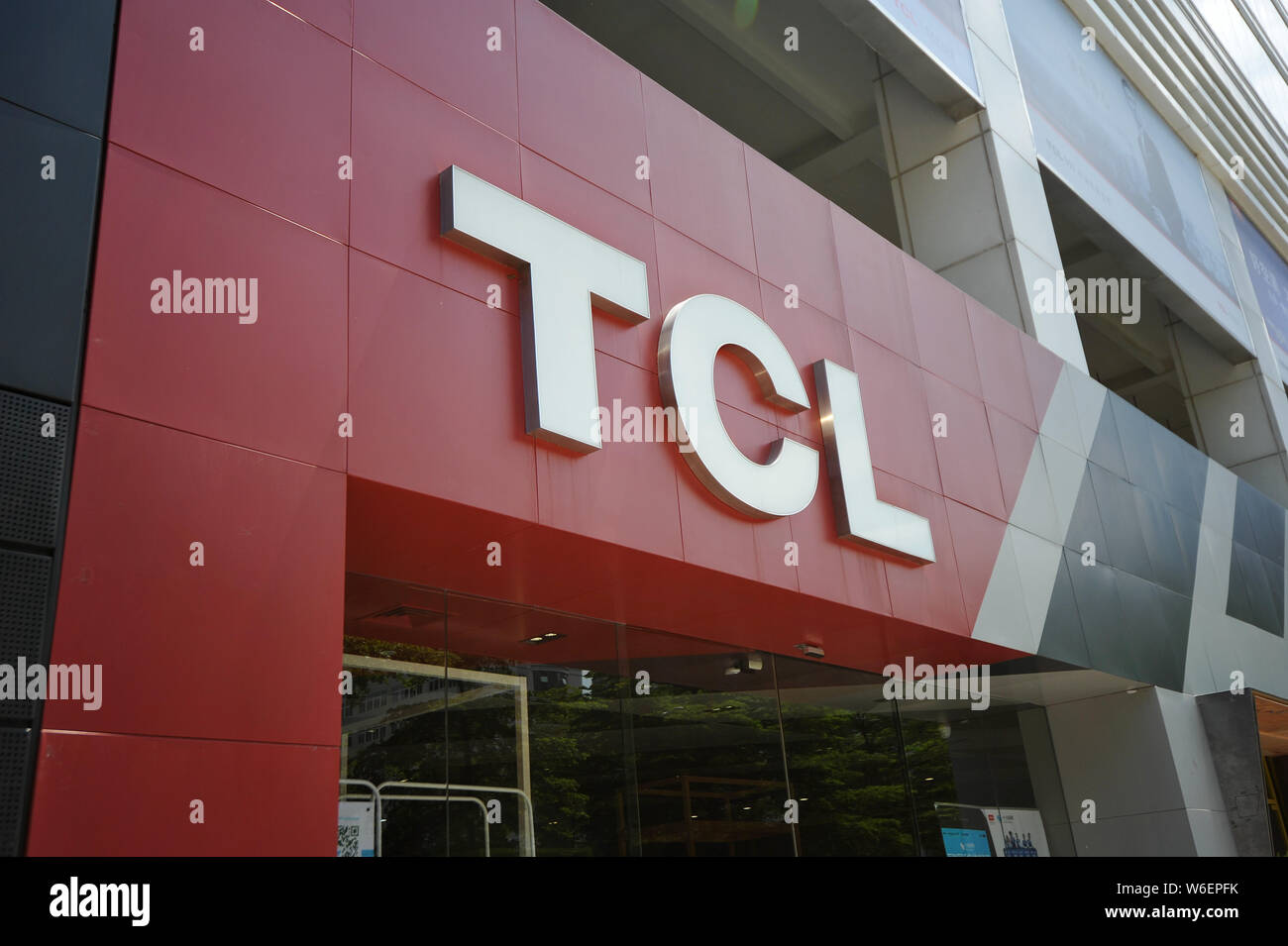 Ai consumer hi-res stock photography and images - Alamy