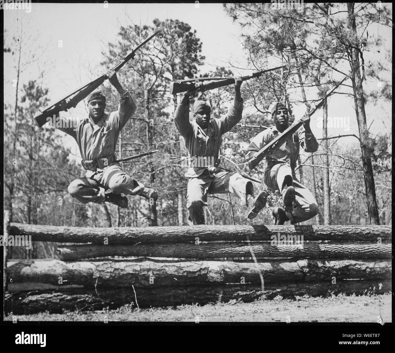 U s marine corps obstacle course hi-res stock photography and images ...