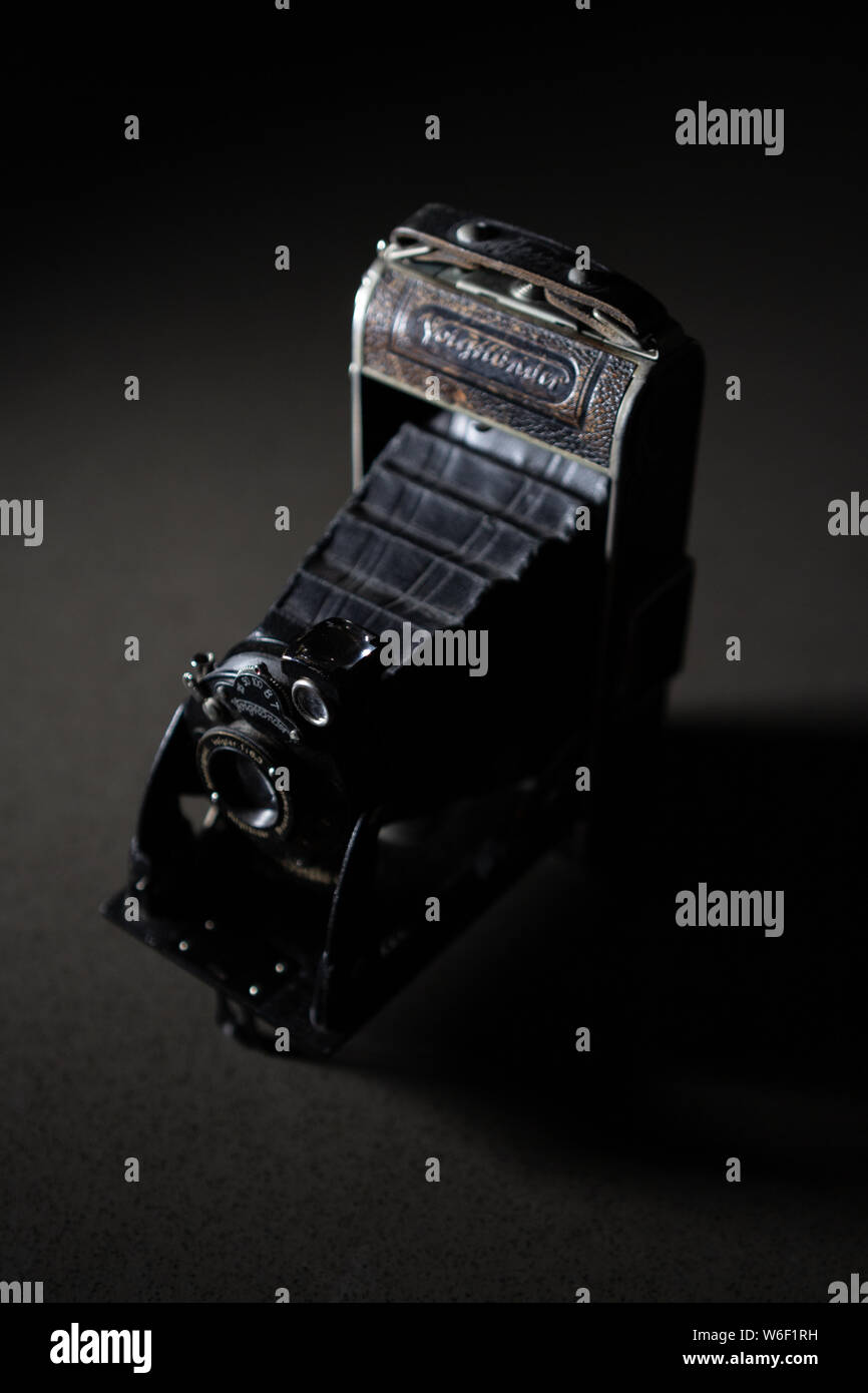 Vintage Folding Camera Stock Photo - Alamy