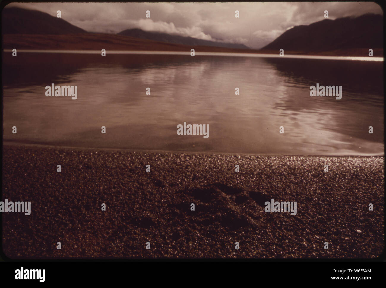 Atigun valley hi-res stock photography and images - Alamy