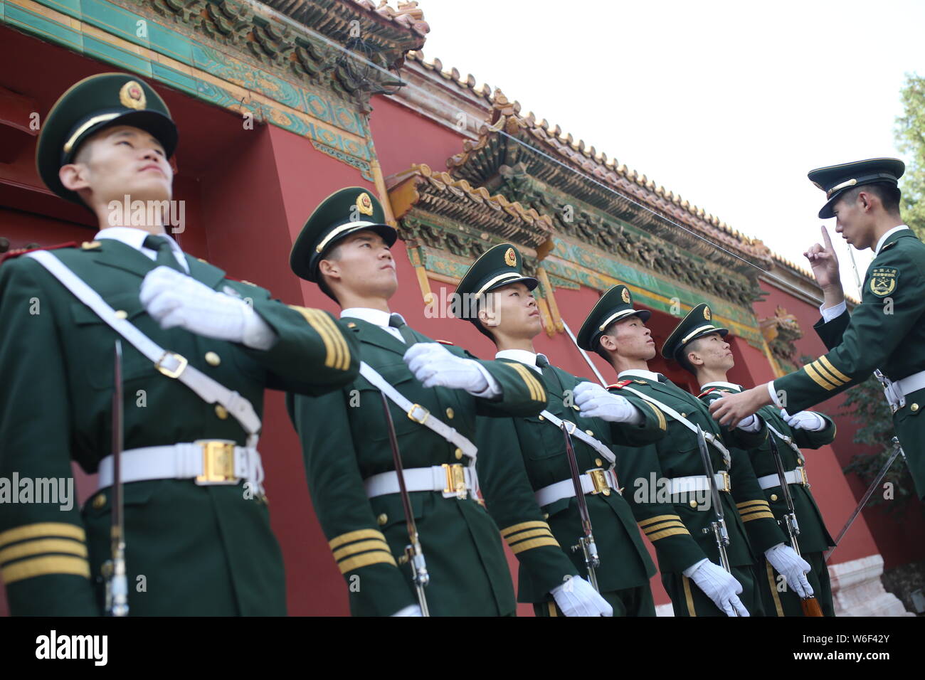 --FILE--Chinese paramilitary policemen of the National Flag Guard of ...