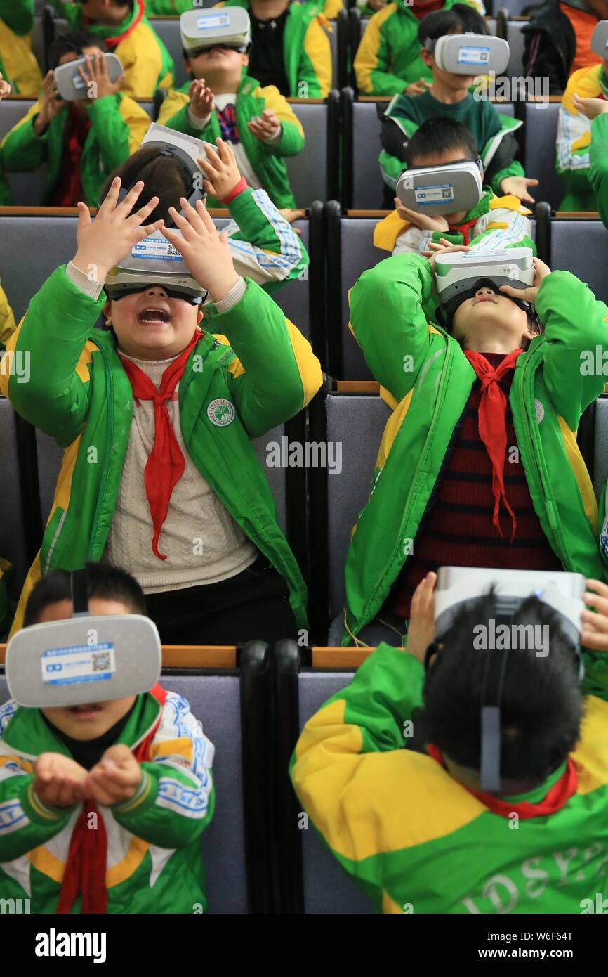 Student courseware hi-res stock photography and images - Alamy