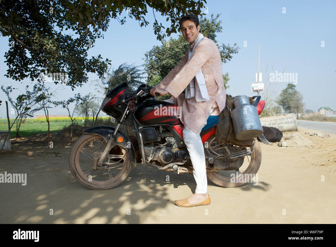 Milkman of india hi-res stock photography and images - Alamy