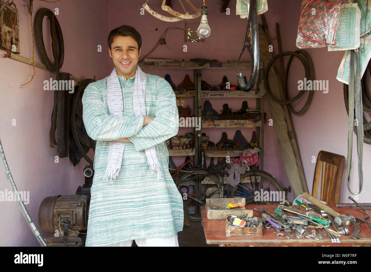 Indian cycle repair hi-res stock photography and images - Alamy