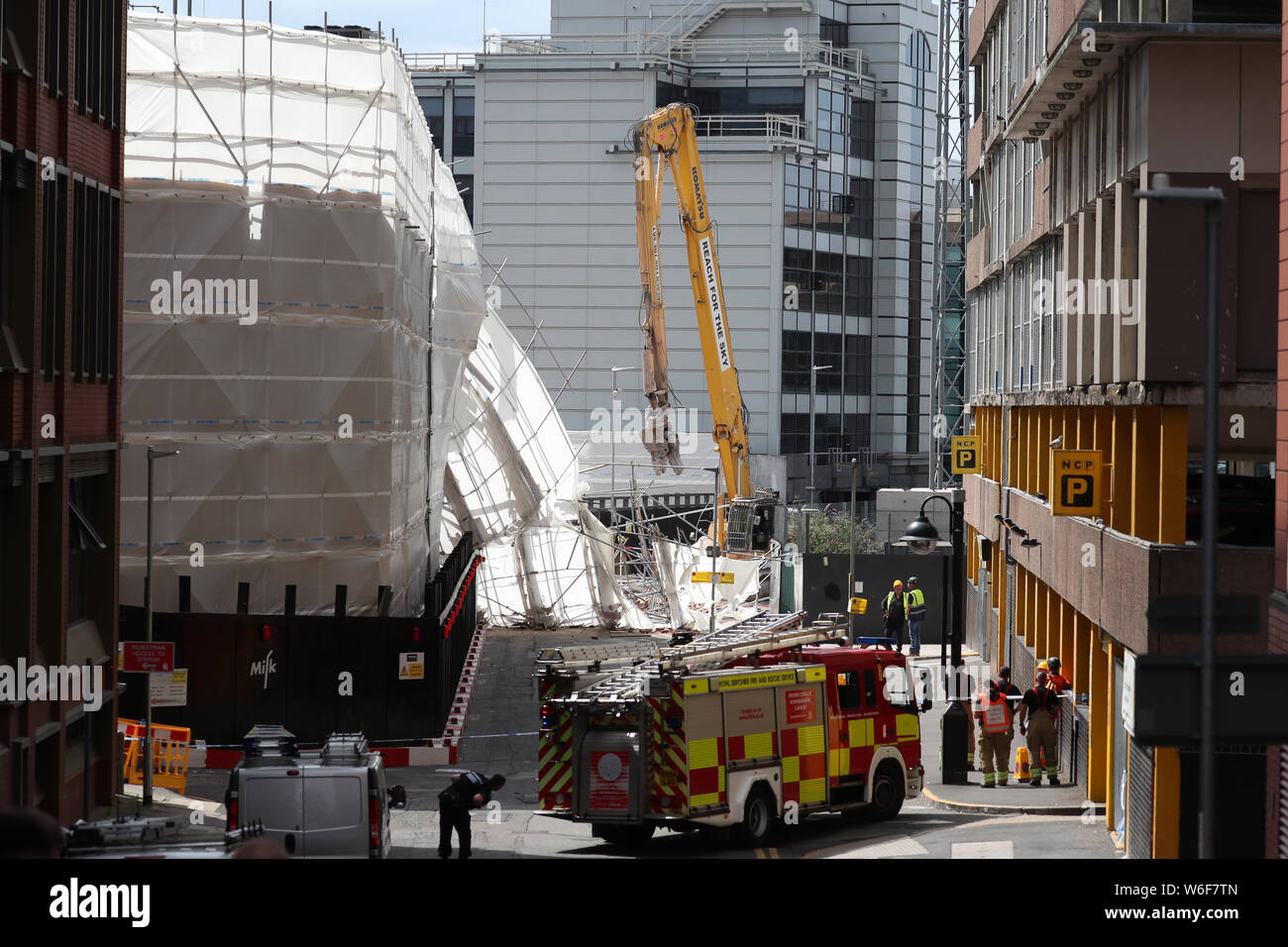 Emergency personnel at the scene of collapsed scaffolding in Garrard ...