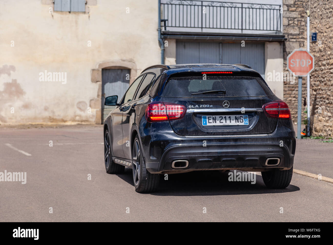Mercedes gla 200 hi-res stock photography and images - Alamy